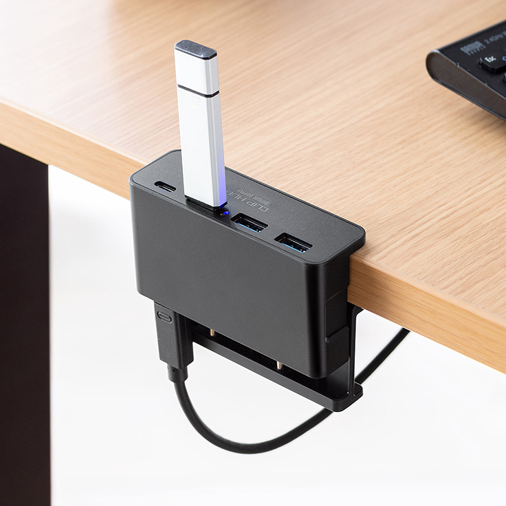 サンワダイレクト、机やモニターに取り付けられるクランプ式のUSBハブを発売 ｜デザインを深掘り MdN