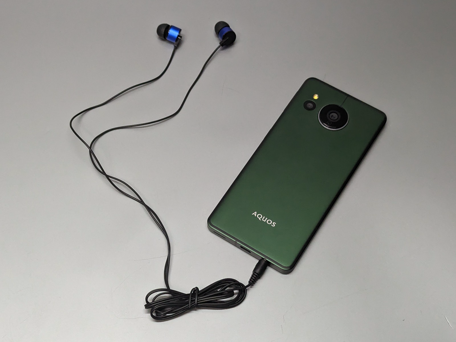 わずか550円で有線イヤホンがBluetoothで使える！ダイソーやワッツで販売されているE Coreの格安 Bluetoothオーディオレシーバー【E-21】 ｜デザインを深掘り MdN