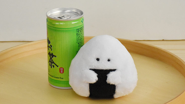 疲れた人の前に現れるキャラクター「ぎゅっとおにぎりさん」 ヴィレヴァンに各種グッズが登場 ｜デザインを深掘り MdN
