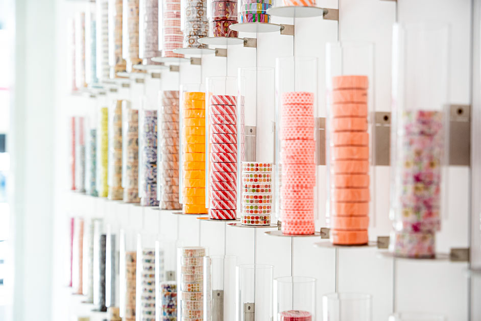 蔵前の「mt lab.」を特集！量り売り、企画展など、マステ好き必見のショップ【三戸なつめ×東京の文房具店】 ｜デザインを深掘り MdN