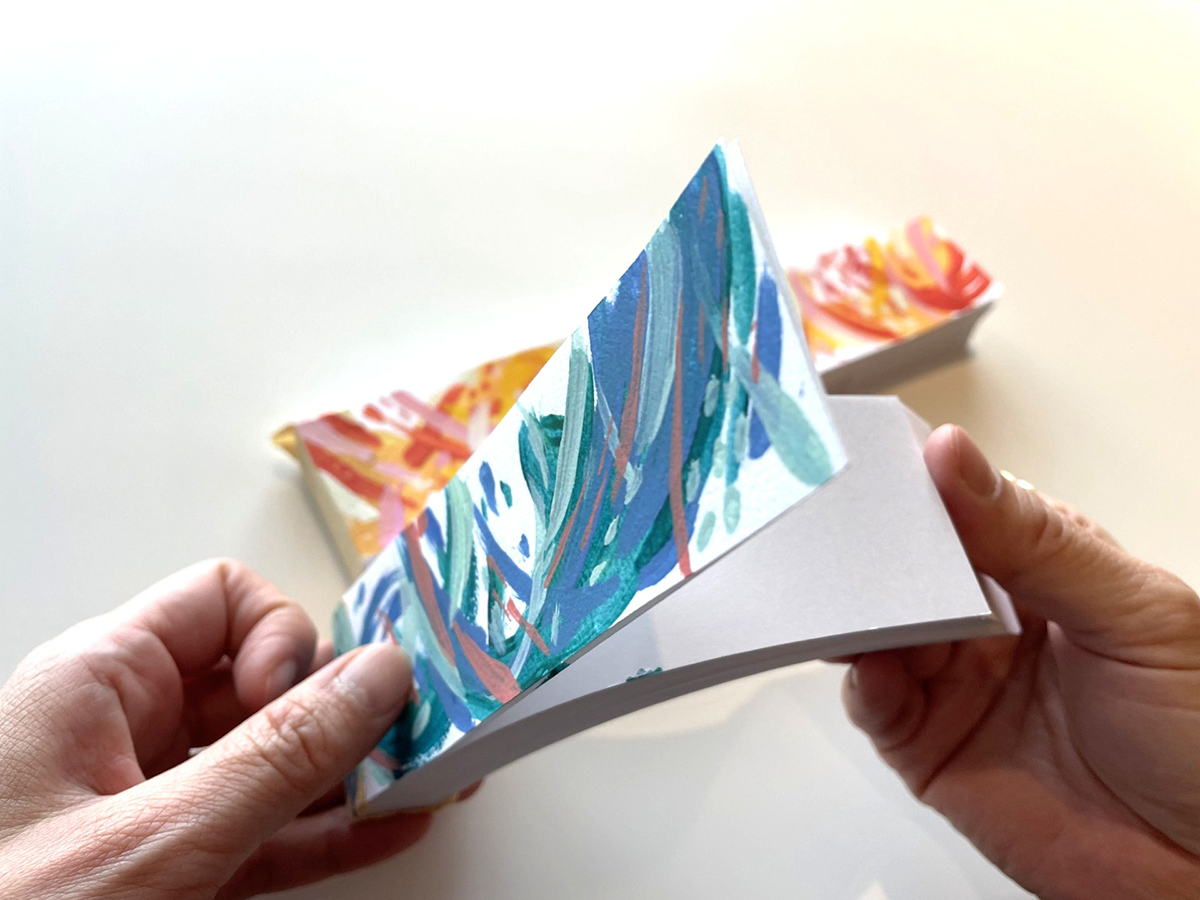 大日本印刷など3社が共同で製本工程で生まれる断裁の「切れ端」をアート商品にアップサイクル ｜デザインを深掘り MdN