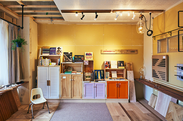 さかざきちはる氏の約100点の原画の展示「ペンギンアパートメント大阪『鳥たちと小さなアート展』」 ｜デザインを深掘り MdN