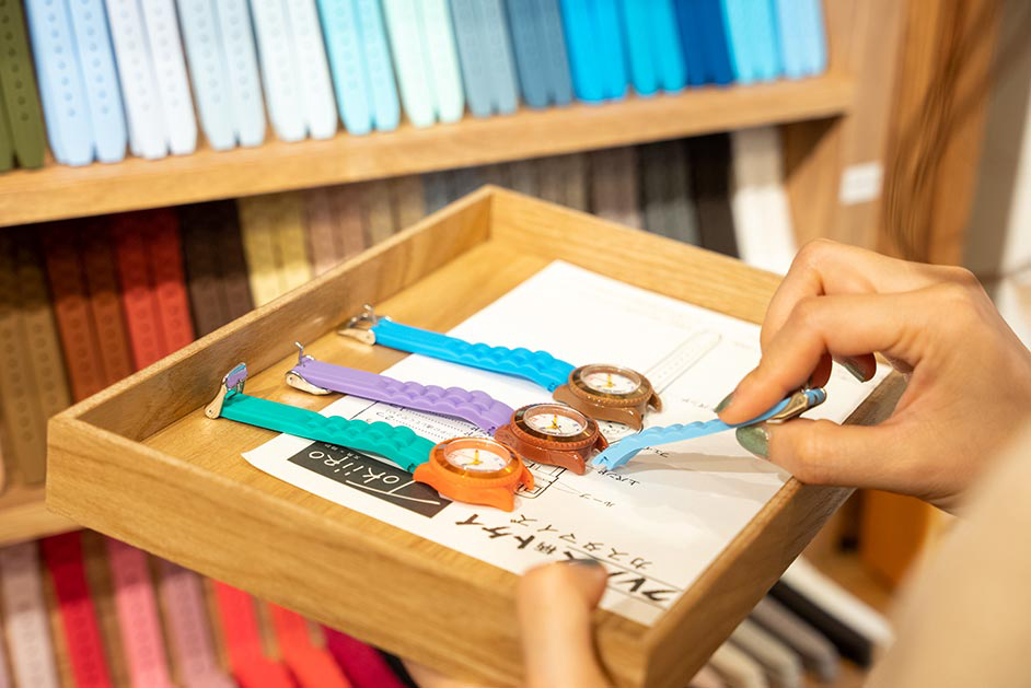 表参道「TokiiRo」クレパス柄トケイなど、かわいい文具や雑貨がそろう【三戸なつめ×東京の文房具店】 ｜デザインを深掘り MdN