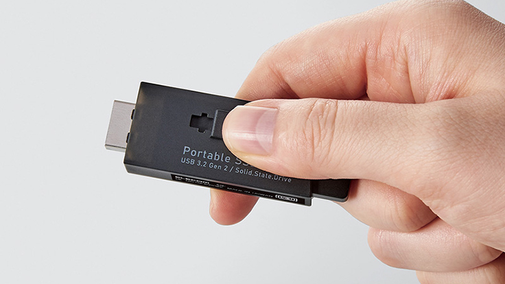 エレコム、USBメモリのようなスライド式デザインの外付けSSD「ESD-EHLシリーズ」を発売 ｜デザインを深掘り MdN
