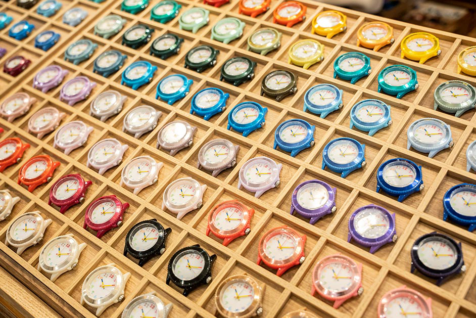 表参道「TokiiRo」クレパス柄トケイなど、かわいい文具や雑貨がそろう【三戸なつめ×東京の文房具店】 ｜デザインを深掘り MdN