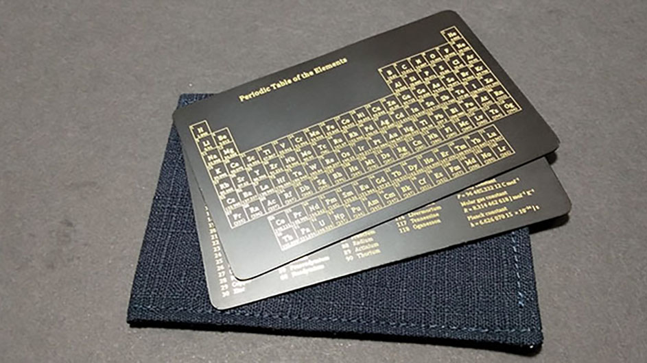reap japan、光輝く周期表カード「The chemistry card 2.0」 ｜デザインを深掘り MdN