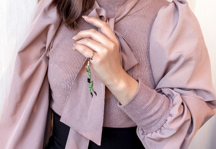 TAMA-KYU、人間を調査する“調査団”のカプセルトイ「ぶらさがる巨人調査隊」を発売 ｜デザインを深掘り MdN