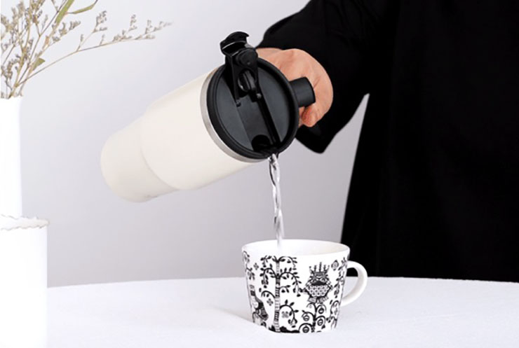 エミナル、ステンレスストローが付いたハンドル搭載タンブラー「WE KLEAN」を発売 ｜デザインを深掘り MdN