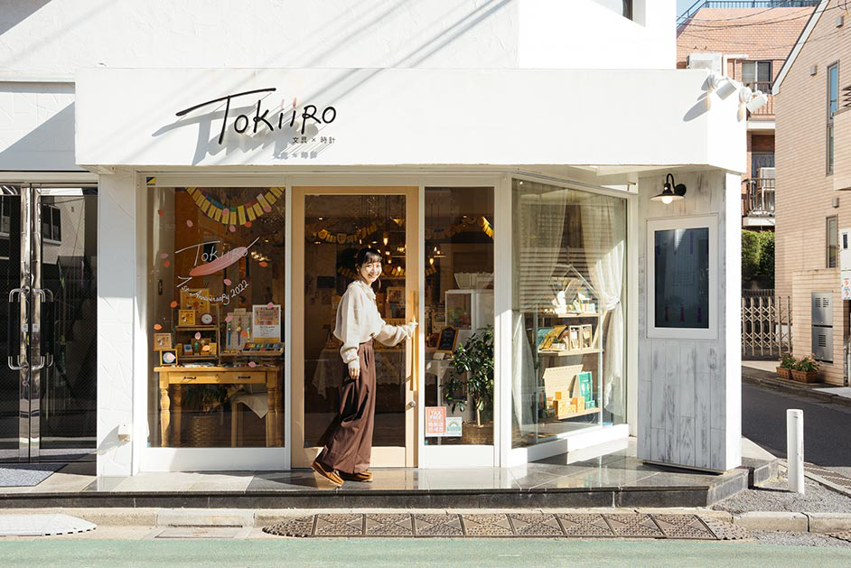 表参道「TokiiRo」クレパス柄トケイなど、かわいい文具や雑貨がそろう【三戸なつめ×東京の文房具店】 ｜デザインを深掘り MdN