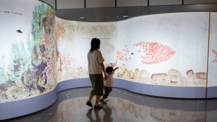 折り目を付けた本やカードも作りやすい！ 大日本印刷の両面フォトプリンター「DP-DS820DX」 ｜デザインを深掘り MdN